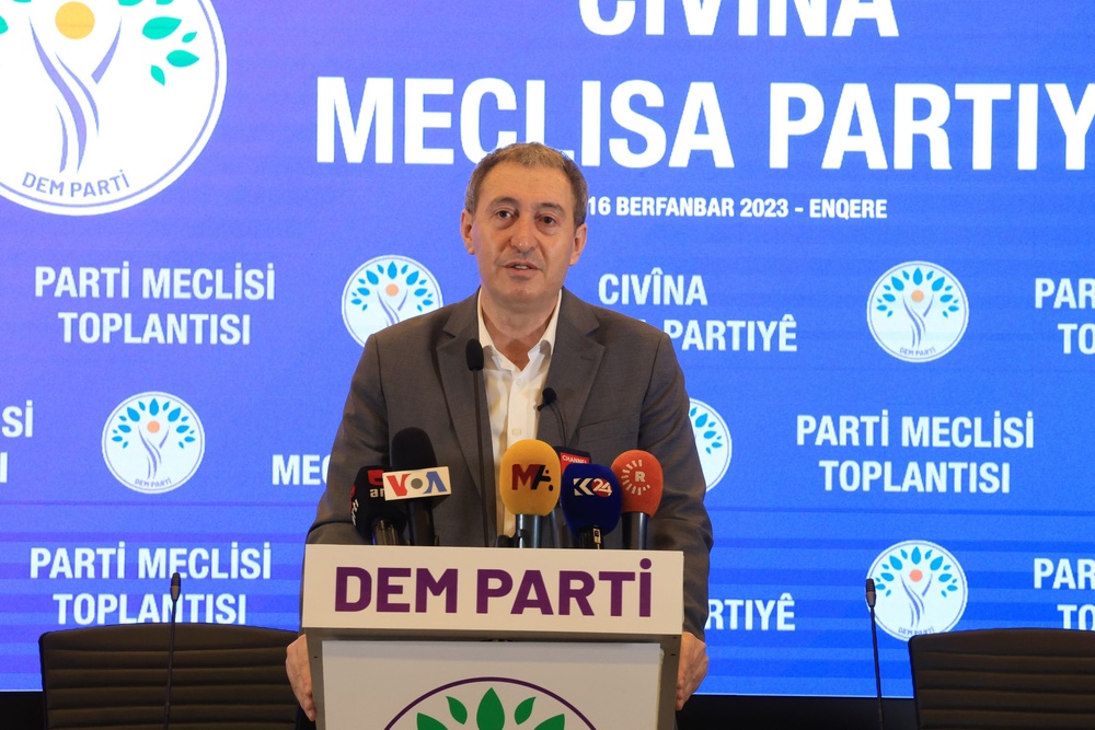 Turkey pro-Kurdish party open to form alliances in local elections ...