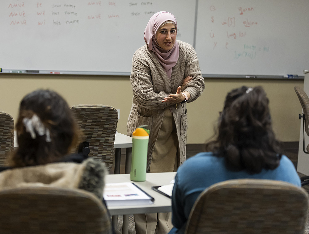 Kurdish language class bridges generations and cultures in a Moorhead ...